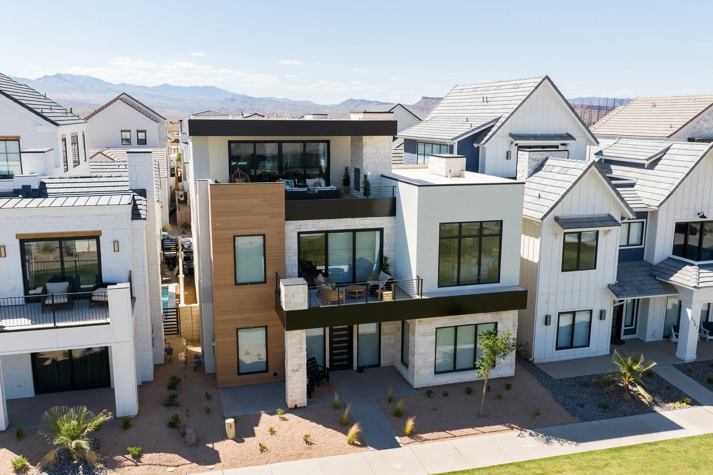 Wander St. George Cyan | Wander Property